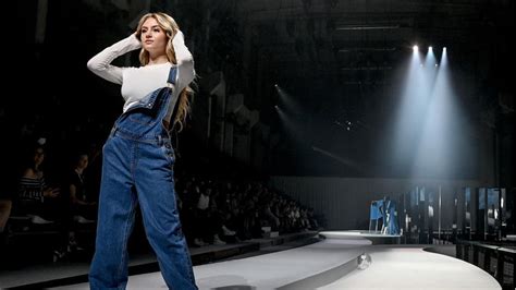 Leni Klum Auf Der Berliner Fashion Week Sie Tritt In Heidis Fußstapfen