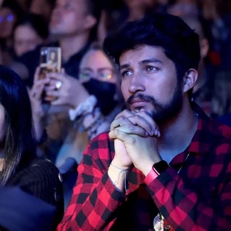 𝑪𝒓𝒊𝒔 Cris Rom • Threads Say More