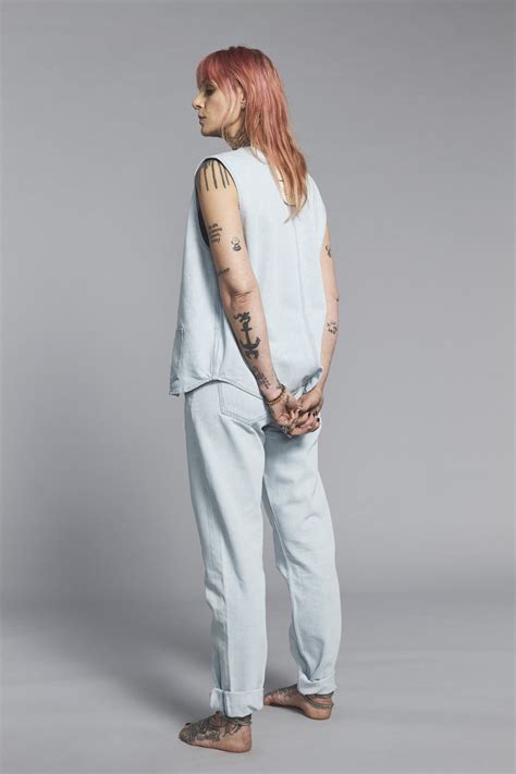 Lichtblauwe mouwloze jeansvest - Genesis van Murielle Victorine Scherre | 7429287 | Blazers en ...