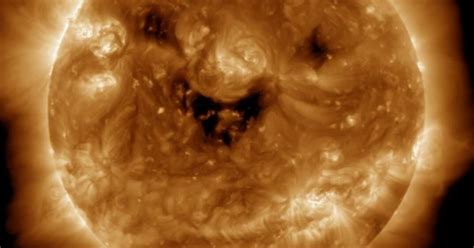 Ein Gruß von der Sonne - hier lächelt unser Stern | GMX.AT