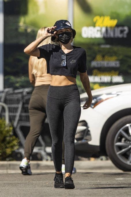 Miley Cyrus Grocery Shopping Candids Famousfix