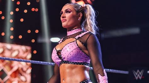 Tiffany Stratton De Wwe Nxt Comparte Fotos De Epcot Simplemente Feliz