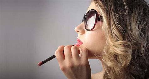 10 Signs She Is A High Maintenance Girl And Self Obsessed