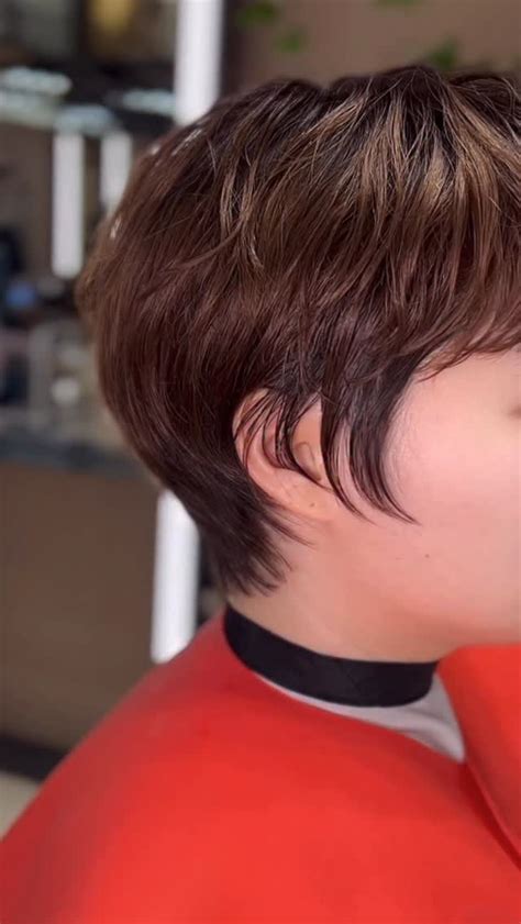 라인은 유지하면서 각 존마다 불필요한 공간은 과감하게 정리하고 오버존에 레이어를 더한 디자인입니다 ⠀ 중단발 중단발레이어드컷 단발레이어드컷 미디움레이어드컷 단발