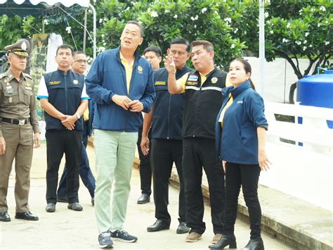 นายกฯลงพื้นที่พระประแดงตรวจเยี่ยมชม แวะทักทายปชช ที่ตลาดน้ำบางน้ำผึ้ง