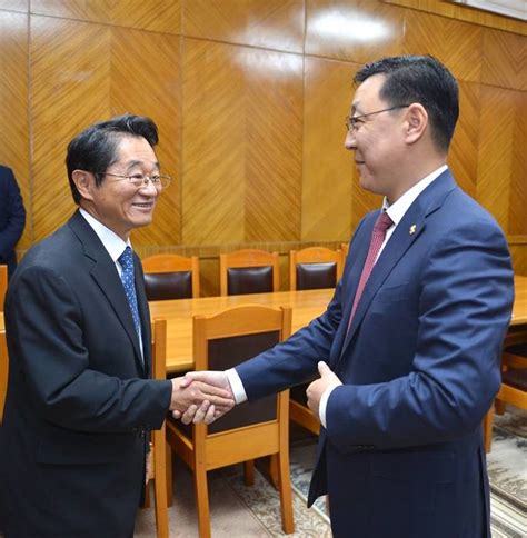 Ерөнхий сайд Ж Эрдэнэбат Японы Элчин сайдыг хүлээн авч уулзлаа