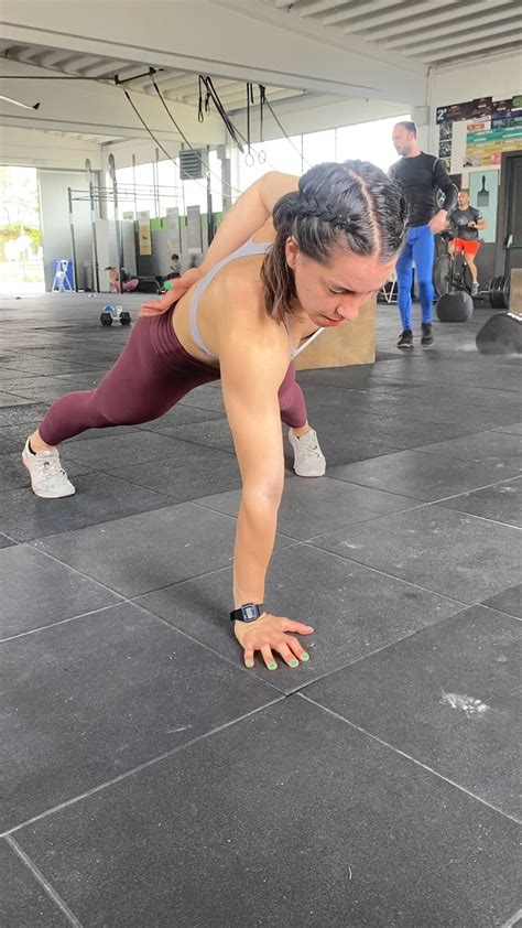 One Arm Push Ups Try 😂 Rcalisthenic