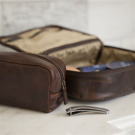 What Is A Dopp Kit History And Uses Explained Moore And Giles