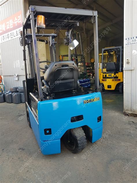도매가판매 좁은곳사용가능 코마츠삼륜전동지게차 1톤 산업자재 중고나라