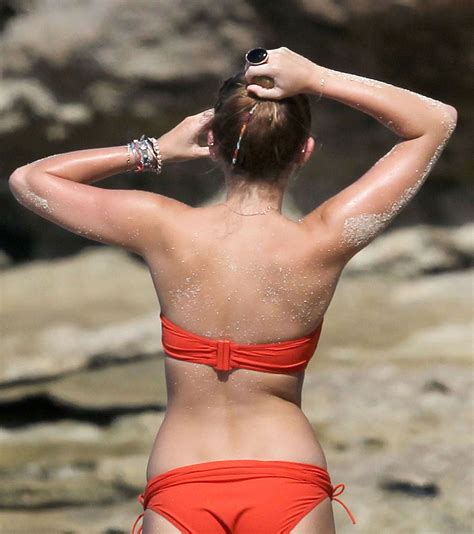 Celebrities In Hot Bikini Miley Cyrus In So Hot Bikini