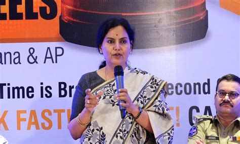 తెలంగాణ కొత్త‌ సీఎస్‌గా శాంతి కుమారి Ias A Santi Kumari Is Telanganas New Chief Secretary