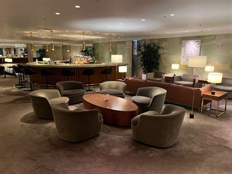 Review Cathay Pacific The Pier First Class Lounge Hong Kong Airport