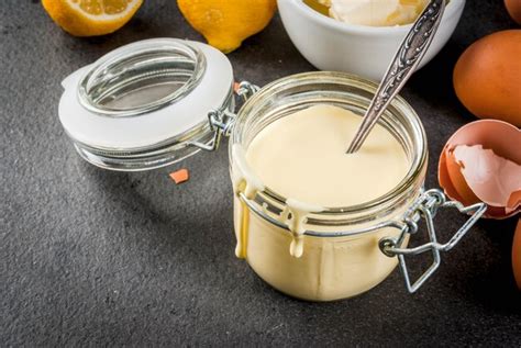 Premium Photo Basic Hollandaise Sauce