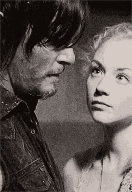 Walking Dead Daryl And Beth Kiss