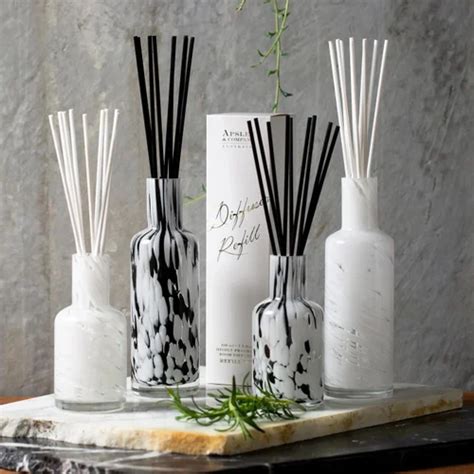 Glass Marble Pattern Luxury Reed Diffusers Elegant Design With Long