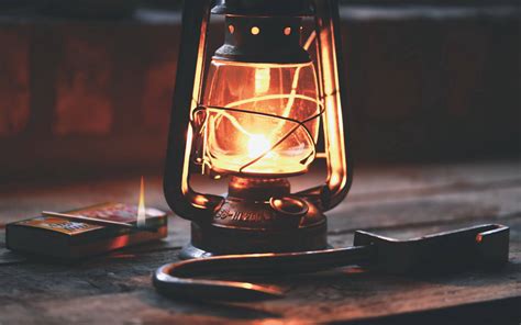 Lamp wallpaper