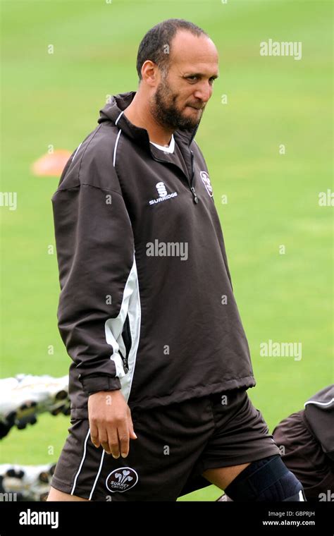 Surreys Mark Butcher Training Session Swalec Stadium Banque De