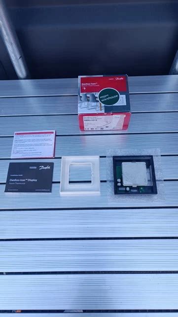 Thermostat D Ambiance Danfoss Avec écran 230 V En Saillie 088u1015