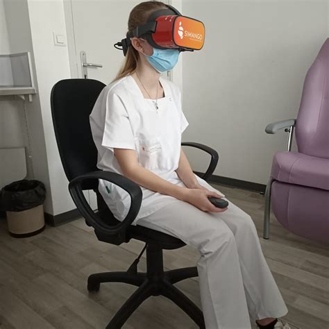 Un Casque De Réalité Virtuelle Pour Réaliser Des Formations Aux Hôpitaux Privés Du Hainaut Elsan