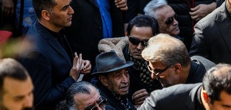 فیلم ایرج خواجه‌ امیری در سوگ اکبر گلپایگانی خواند