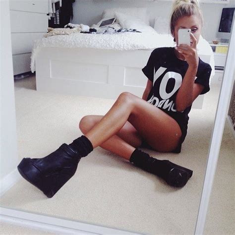 Hot Legs Ugly Shoes Porn Pic Eporner