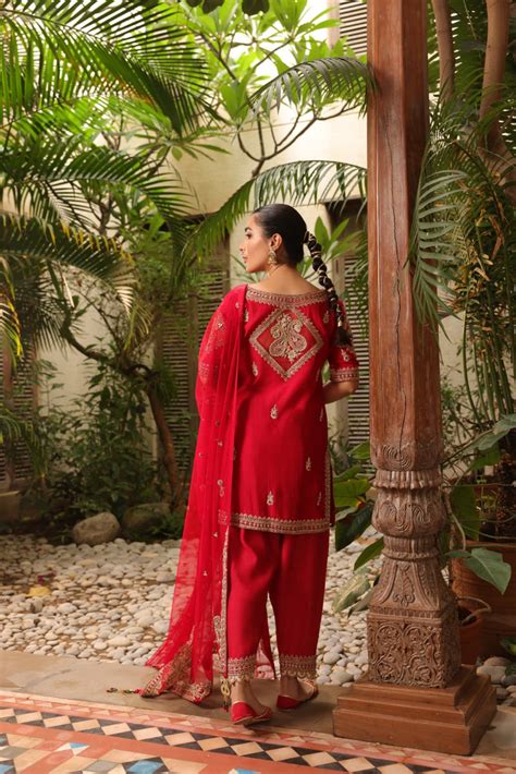 Crymson Shahnaz Anis