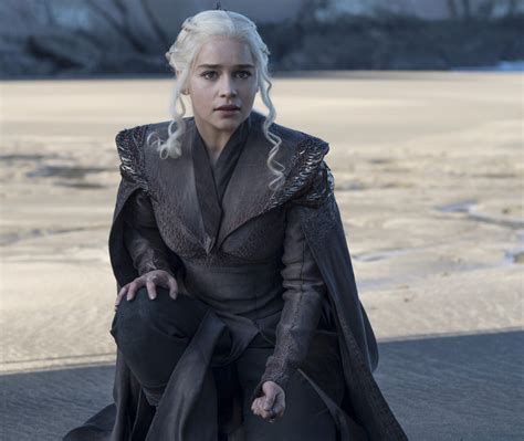 Jogo Dos Tronos Emilia Clarke Dragao Jogo Dos Tronos Emilia Clarke Dragao