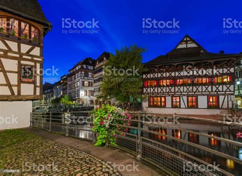 스트라스부르의 전통적인 다채로운 주택 알자스 프랑스 0명에 대한 스톡 사진 및 기타 이미지 0명 강 거리 Istock