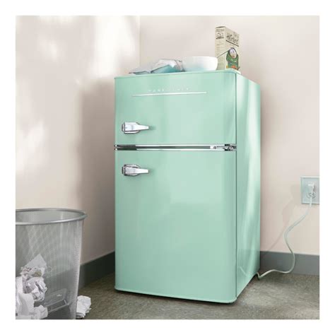 Retro 3 2 Cu Ft 2 Door Mini Fridge In White At Abby Katie Blog