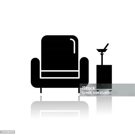 로비 바 드롭 그림자 블랙 글리프 아이콘입니다 룸 서비스 음료 배달 호텔 편의 시설 부드러운 안락 의자와 칵테일이있는 편안한 휴식 장소 휴식 영역 벡터 절연 그림 가구에