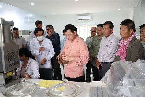 លោក ឌិត ទីណា ៖ លើកទឹកចិត្តឱ្យមានការសរសេរអត្ថបទកៅស៊ូថ្មី