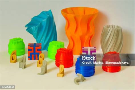 3d 프린터로 인쇄 하는 모델 화려한 개체 인쇄 된 3d 프린터 0명에 대한 스톡 사진 및 기타 이미지 0명 3차원 형태 개념 Istock