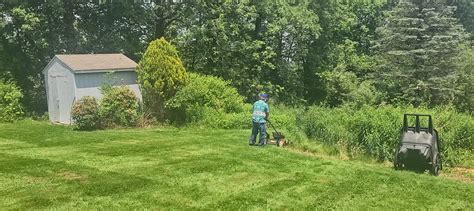 U လက်တွန်း စက် နဲ့ အပေါ် ယံ ရှပ် ပြီး အရင် ရှင်း ရ တဲ့ နေရာ တွေ ရှိ ပ