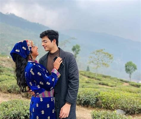 Pin By Arpita Mondal On Dibyojyoti Dutta Couple Photography Poses Couple Photography Poses