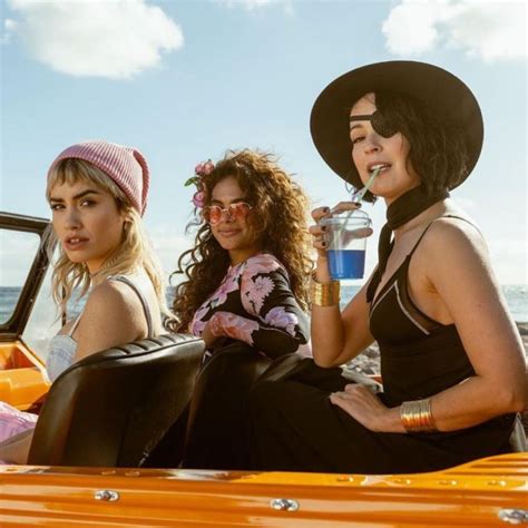 Lali Espósito Marcó Tendencia Y Escogió Su Color Para El Verano Caras