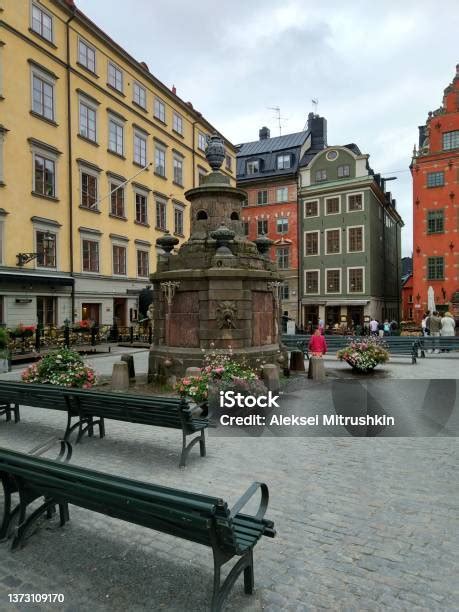 유명한 분수 가장 오래되고 가장 인식 감라 스탠 광장 스토토르겟 감라 스탄에 대한 스톡 사진 및 기타 이미지 감라 스탄 거리 건물 외관 Istock