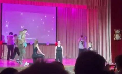 Скандал у школі Києва учні показали на сцені побиття працівника ТЦК втрутилася поліція