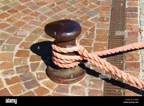 Festmachen Hi Res Stock Photography And Images Alamy