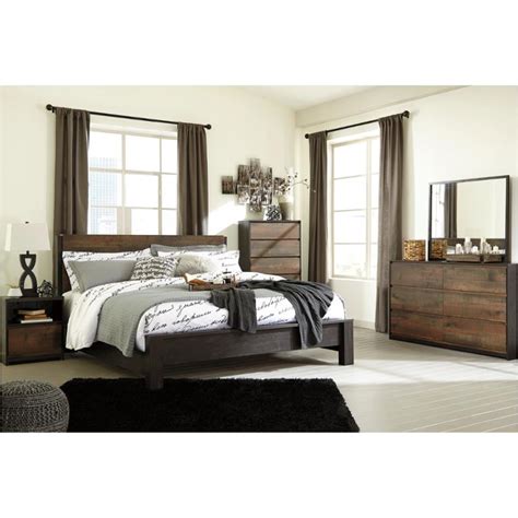 B320 57 Ashley Furniture Windlore Dark Brown Queen Panel Bed