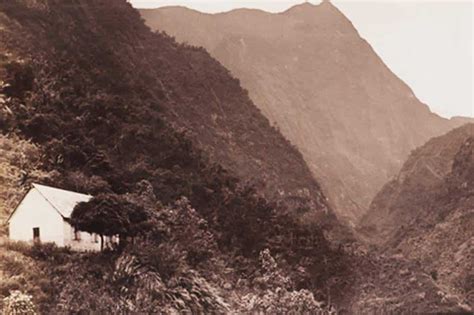 Vallée De La Fautaua Du Bain Loti Au Fort De La Fachoda Papeete