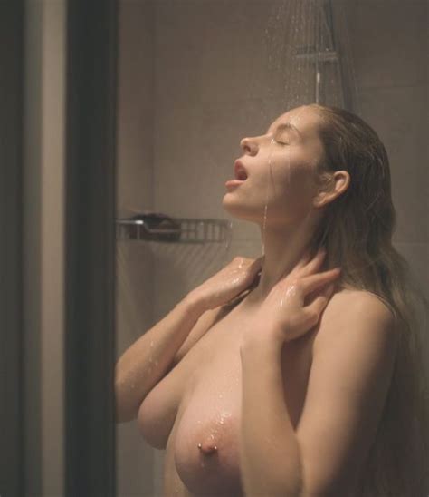 Shower Titties 67bigtittylover92