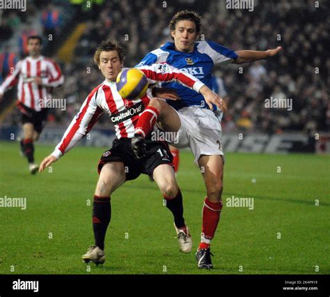 Portsmouth V Sheff Utd Sean Davies Gets The Better Of Robert Kozluk Pic Mike Walker 2006 Stock