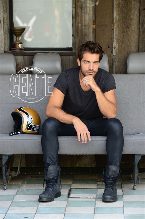Sin Remera Y Con Mucha Onda El Actor Benjamín Alfonso Posa Para Gente Infobae
