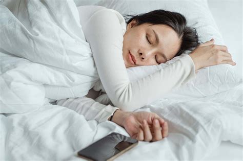 10 Tips For Healthy Sleep - Moving Like A Mother
