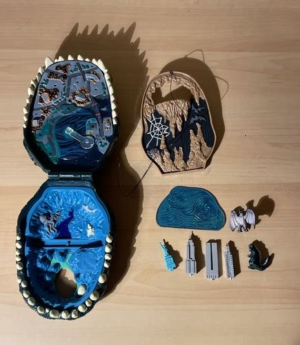 Godzilla Vs Rodan In New York Micro Battle Playset Trendmaster 1994 Used Ebay