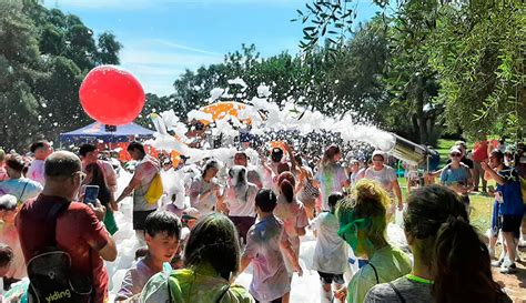 Nuestros Socios Disfrutan De Un Magnífico Día En La Carrera De Color