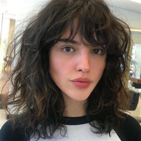 Effortless Wavy Shoulder Length Hair Low Maintenance Haircuts For