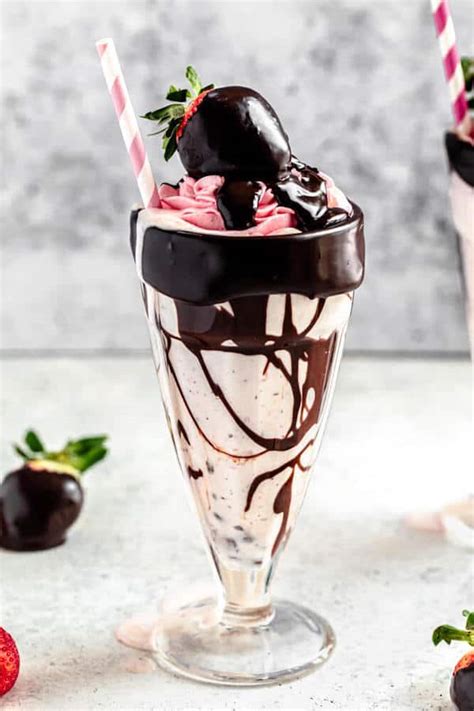 Chocolate Covered Strawberry Milkshake Queenslee Appétit