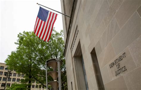 Задержанного в Италии сотрудника ОДК обвинили в краже коммерческой тайны