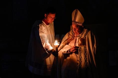 Папата Франциск присуствува на Велигденското бдение Независен Весник